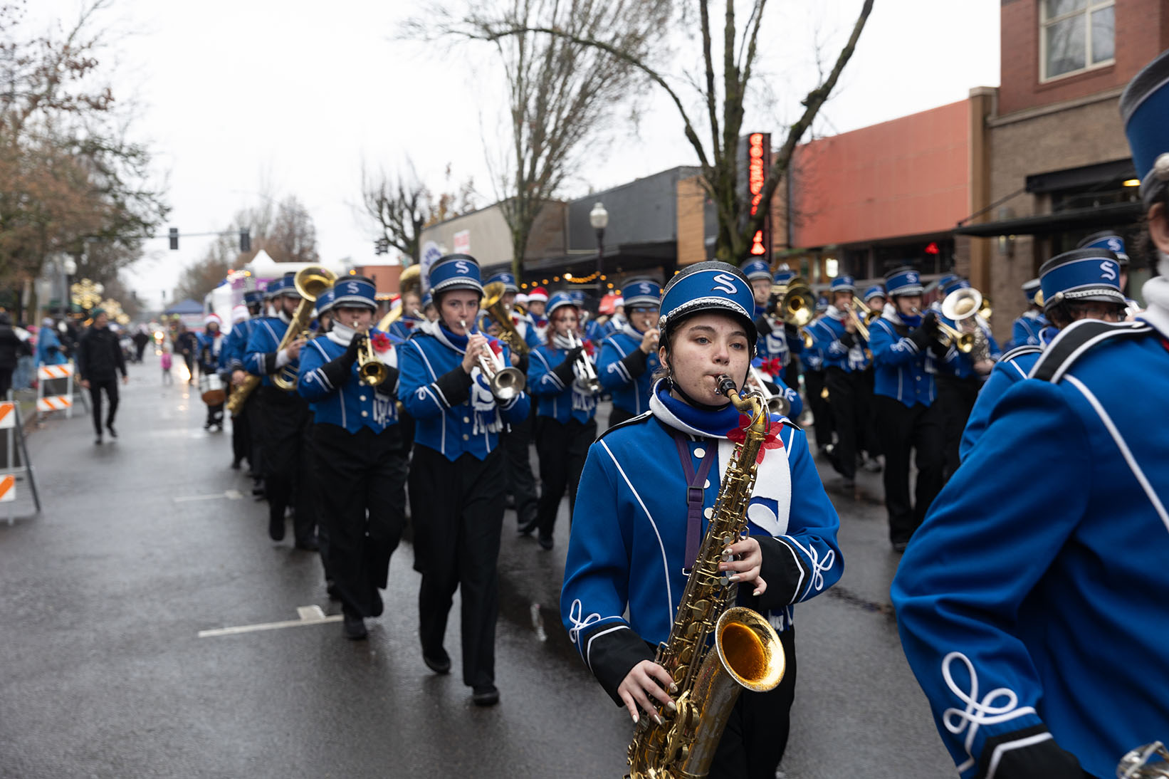 Soggy but spirited 'Oldest & Coldest' Springfield parade - The Chronicle