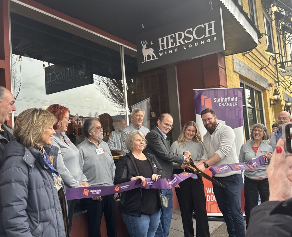 Wine lounge opens in downtown Springfield - The Chronicle