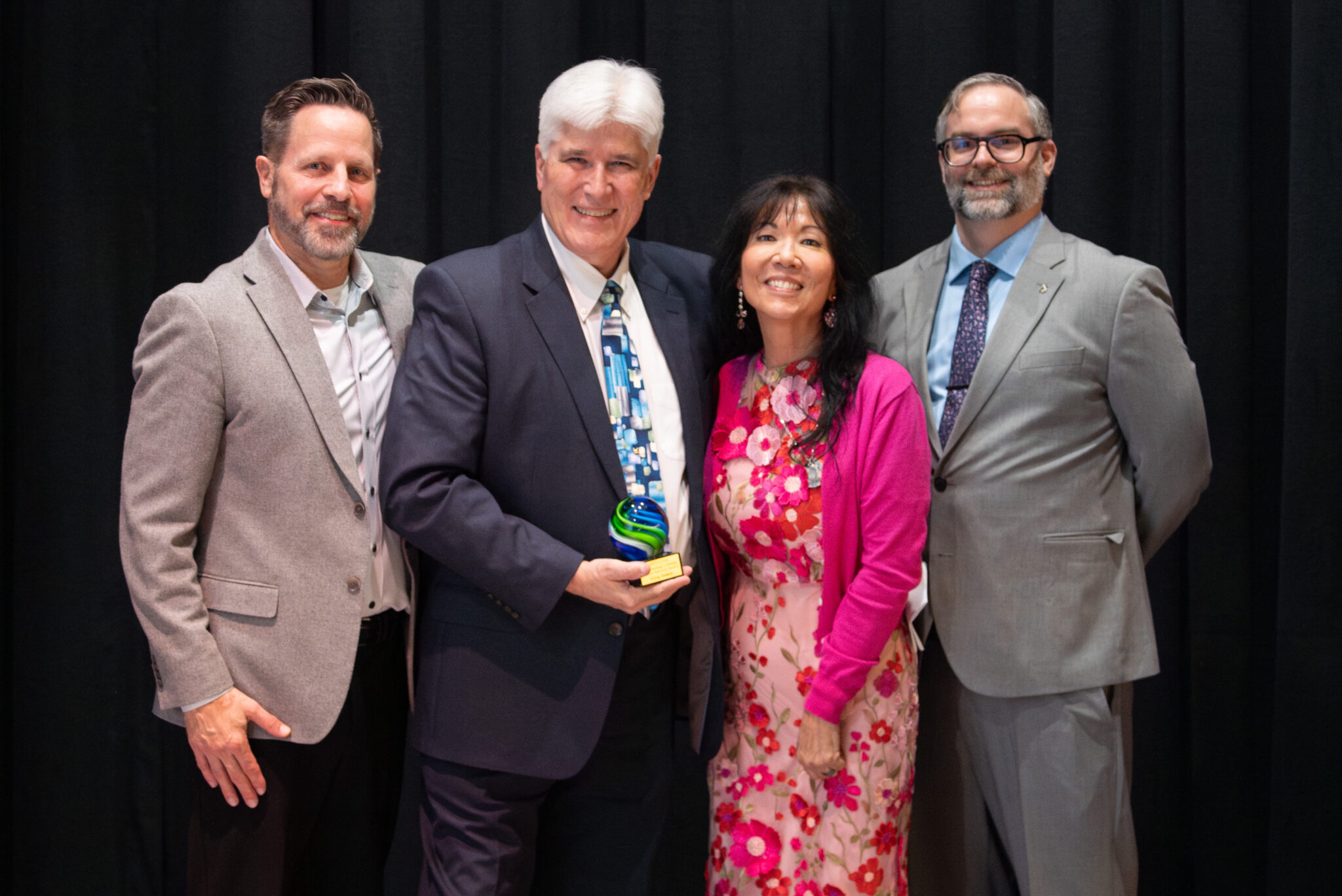 Community leaders honored at LCOG dinner - The Chronicle